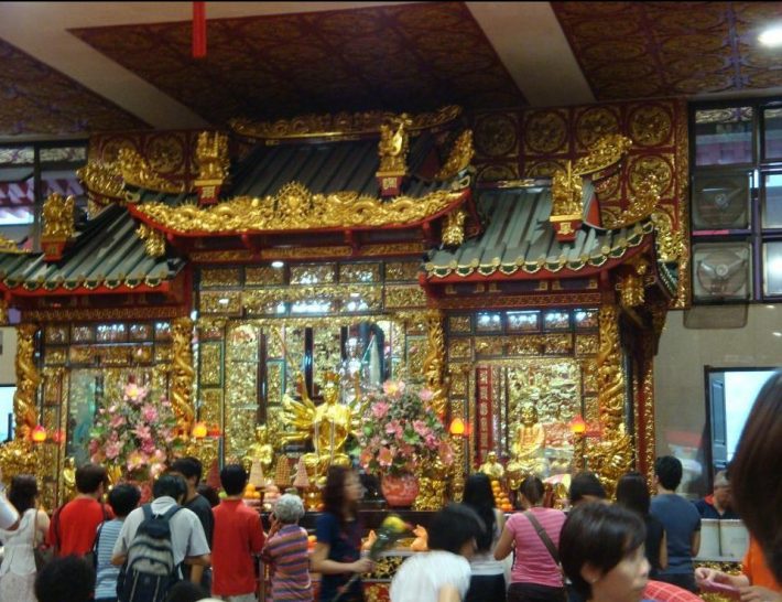 有拜有保佑！新加坡10大灵验寺庙大盘点~求姻缘、求财运、拜太岁、求学业都给你安排得明明白白！ - 🇸🇬新加坡省钱皇后-皇后情报局