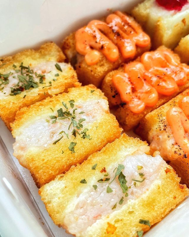 主打酥脆炸虾吐司的MenboLah!🍤外脆内软、虾味十足！还有料多酱也多的西式蒜味吐司🥪 - 🇸🇬新加坡省钱皇后-皇后情报局