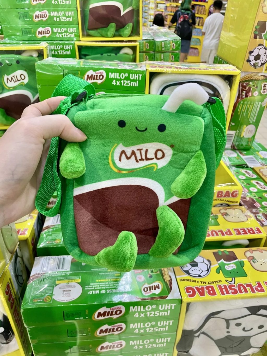 Milo赠送超可爱的玩偶小包包！三种不同款式，全岛超市随机赠送，你买到了吗？🥰 - 🇸🇬新加坡省钱皇后-皇后情报局